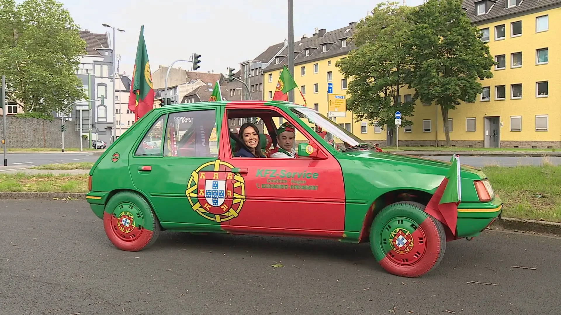 À boleia do carro mais português da Alemanha - SIC Notícias