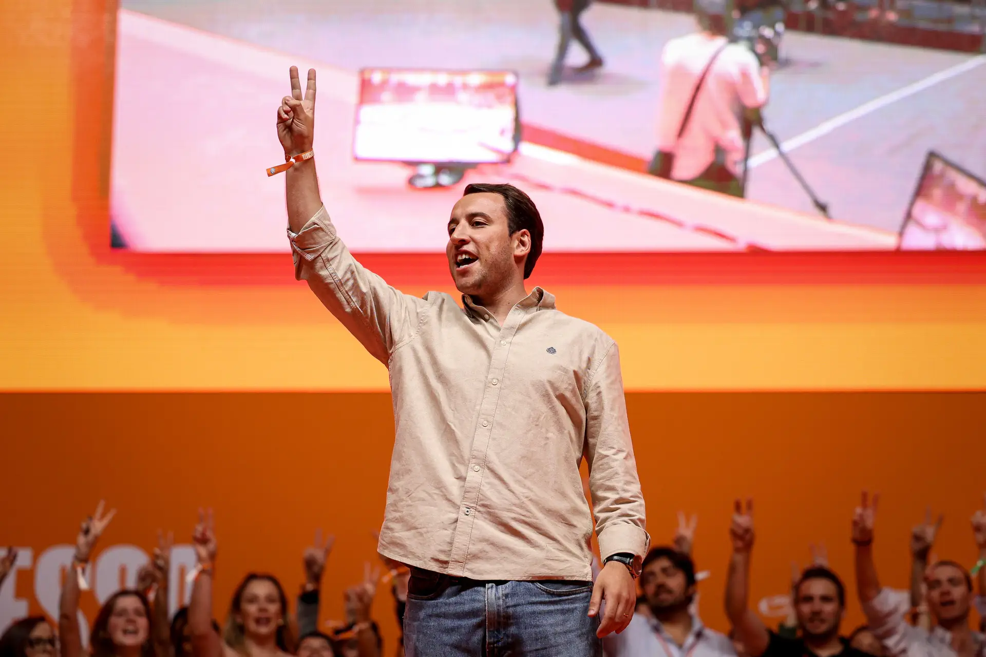 João Pedro Louro é o novo presidente da JSD - SIC Notícias