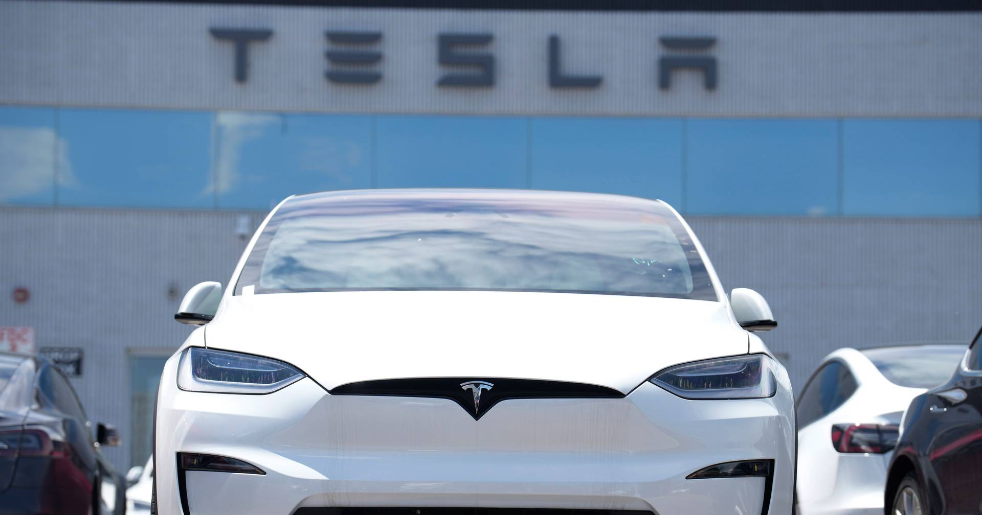 Governo federal dos EUA acusa Tesla de contradições sobre veículos ...