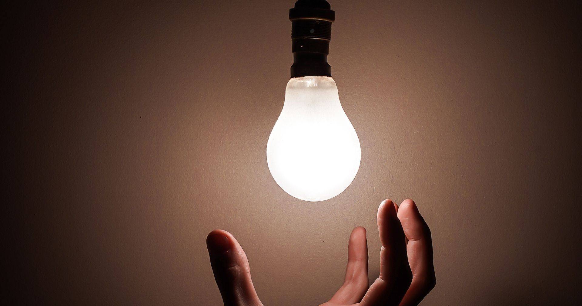 Quer poupar centenas de euros na eletricidade? Há uma nova plataforma ...