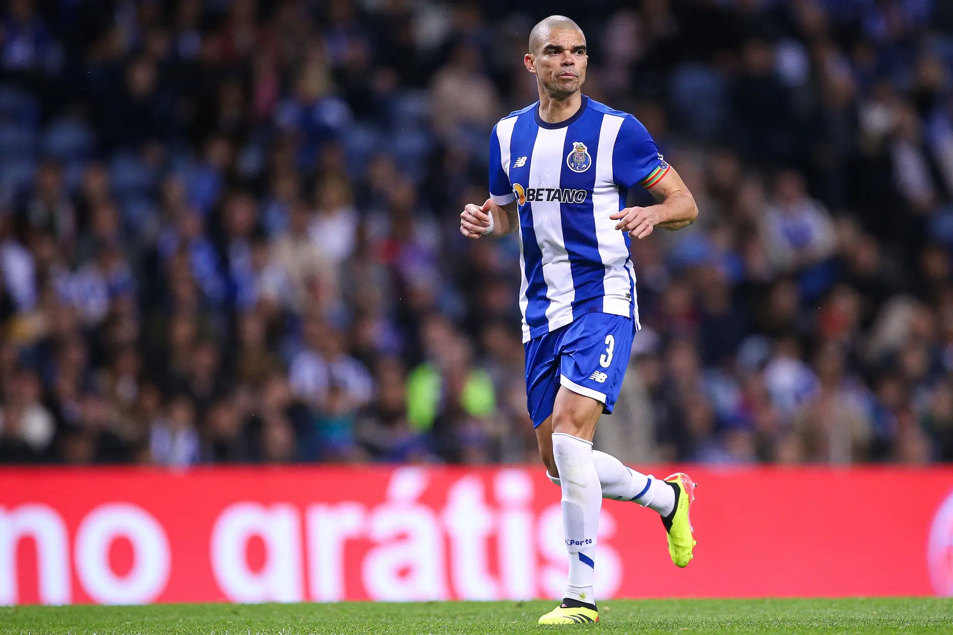 Pepe mostra-se "grato" ao FC Porto e pretende "voltar" ao clube - SIC ...