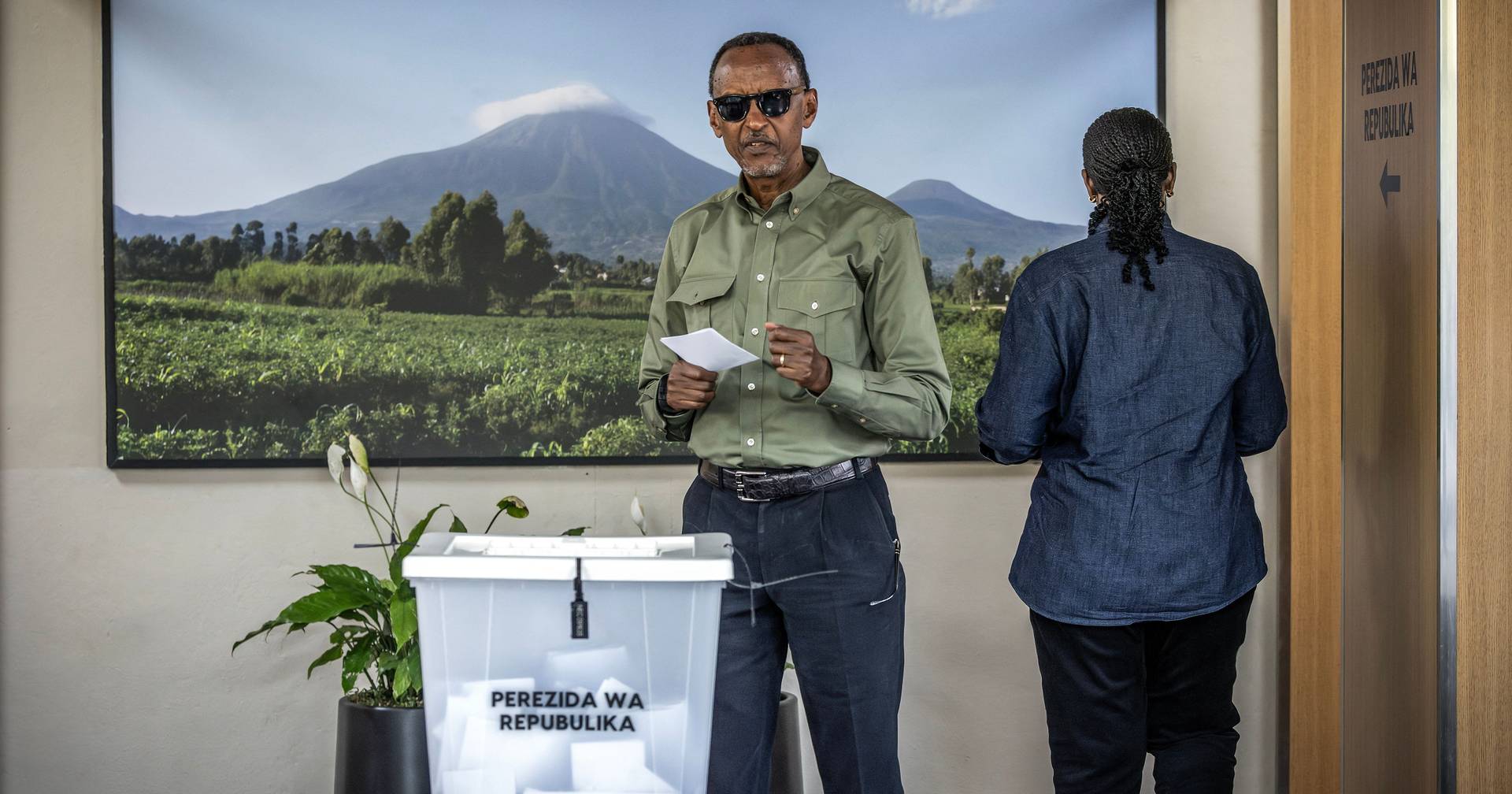 Que legado e que futuro de Paul Kagame para o Ruanda? - SIC Notícias