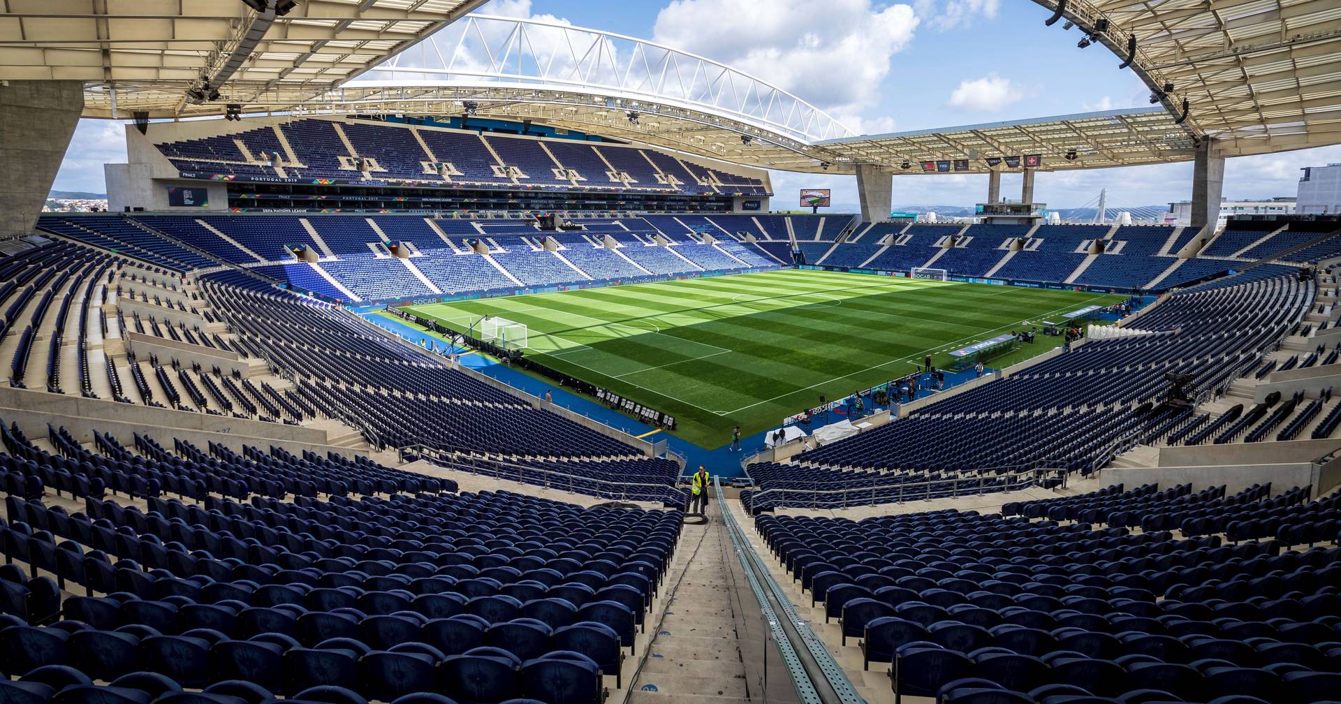 Estádio do Dragão nomeado para os 'Óscares do Turismo' - SIC Notícias