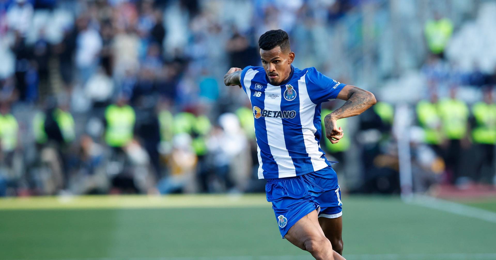 Oficial: Galeno de saída do FC Porto por 50 milhões de euros - SIC Notícias