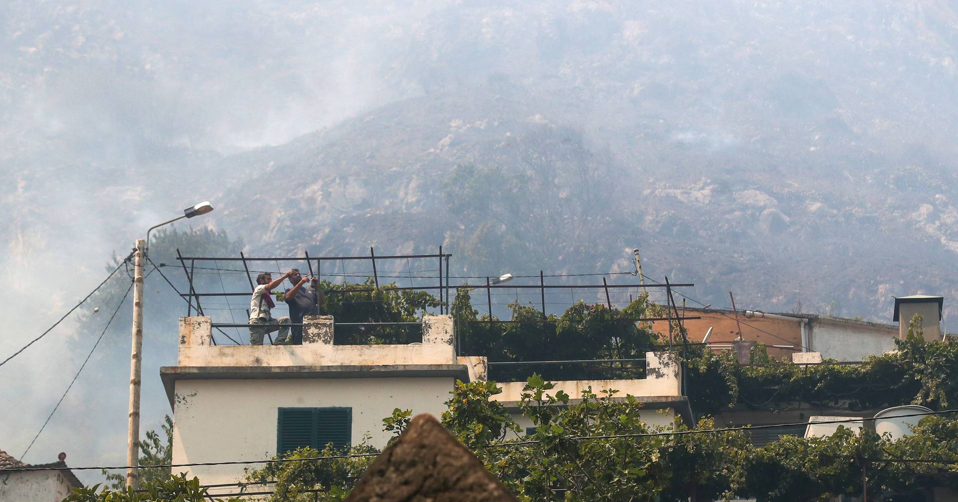 Incêndio na Madeira: todos os meios regionais estão no terreno - SIC ...