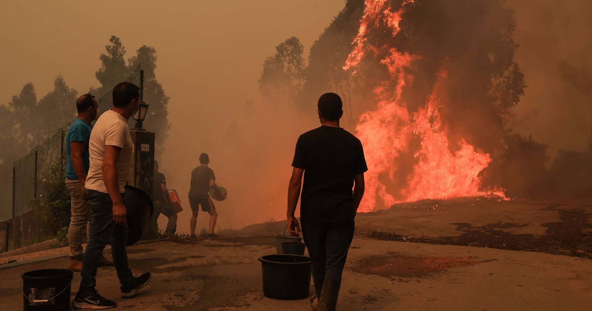 “Não foi o inferno, foi o fim do mundo": o desespero de quem perdeu o ...