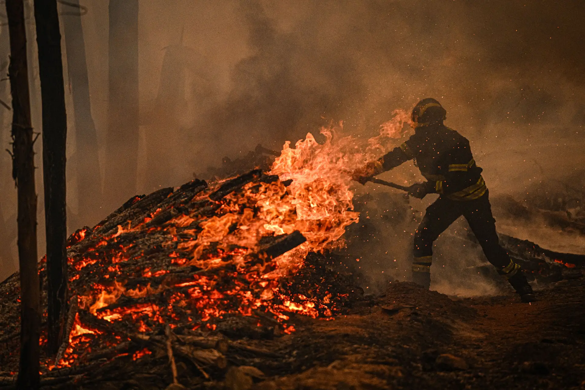 A dor na despedida e a fase de resolução: ao terceiro dia, os incêndios ...
