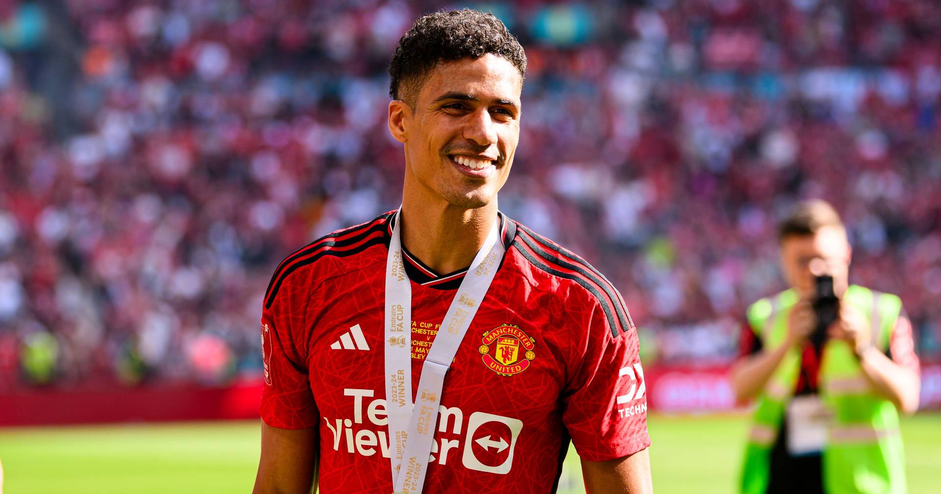 Das conquistas pelo Real Madrid ao Manchester United: Raphaël Varane ...