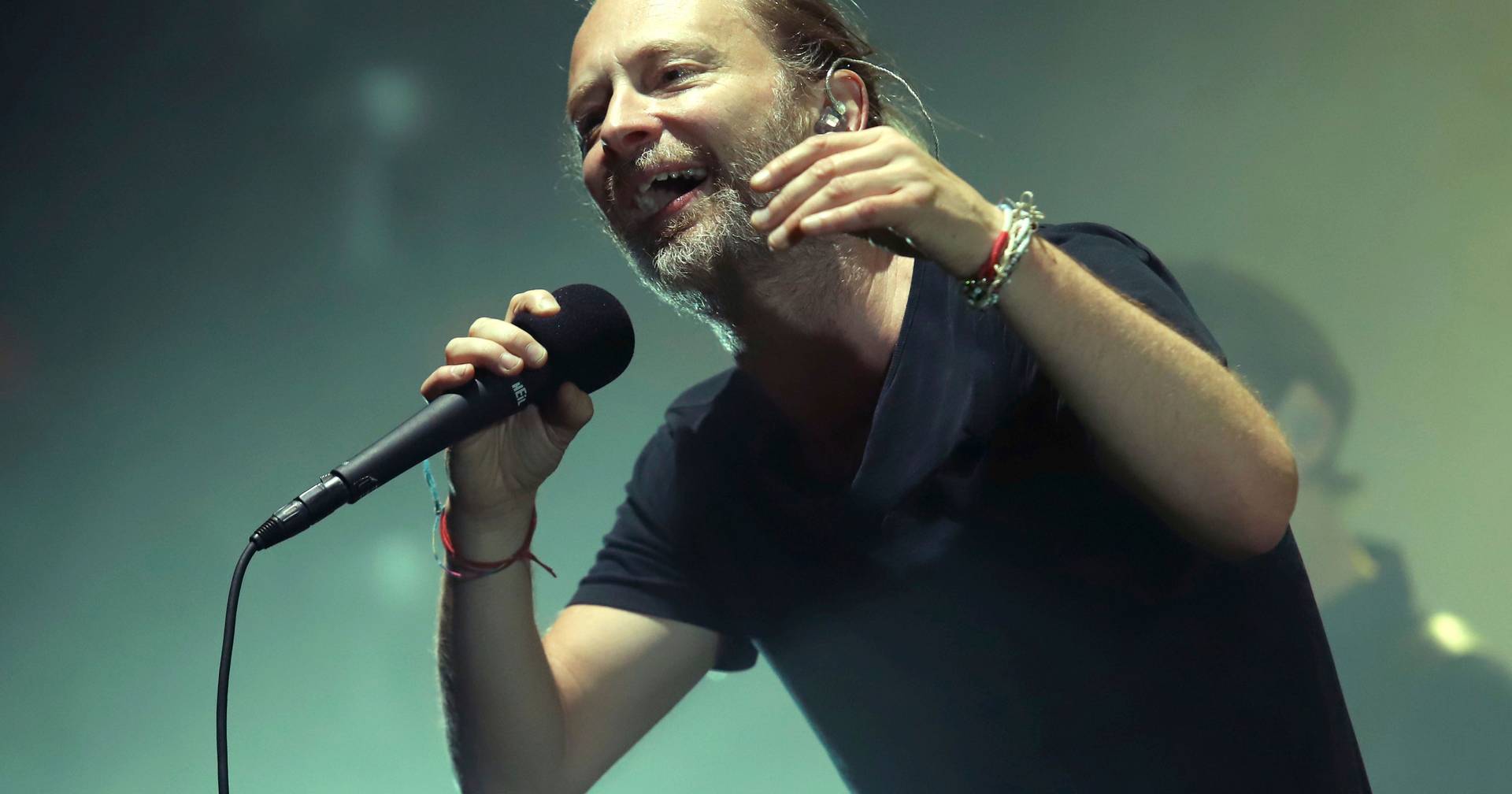 Vocalista dos Radiohead confrontado por ativista pró-palestiniano - SIC ...