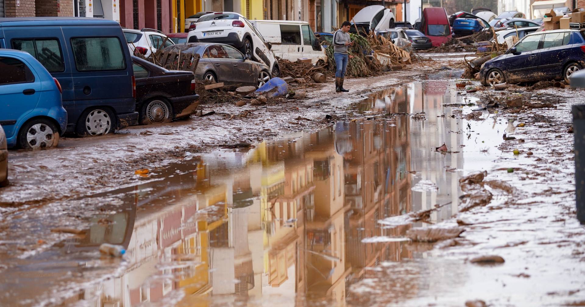 Número de mortos das cheias em Valência sobe para 224 - SIC Notícias