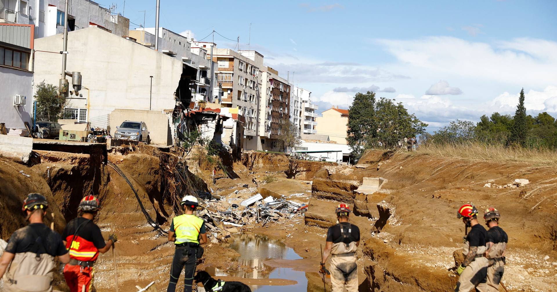 Pelo menos 211 mortos e milhares de desaparecidos: o quarto dia após as ...