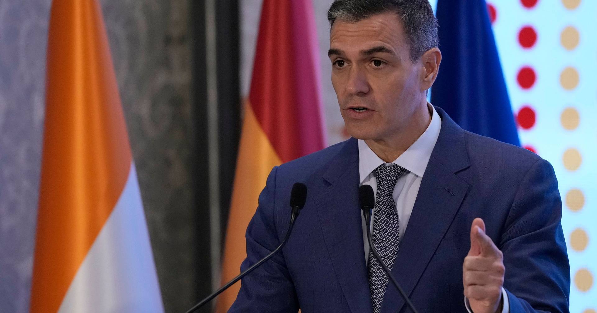 Cheias em Valência: Governo Central assume todos os custos, salvar ...