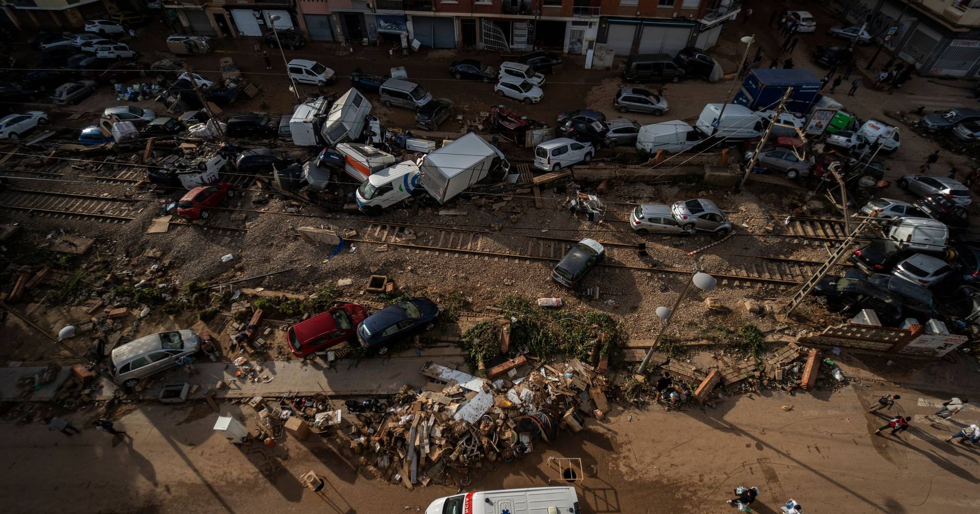 Cheias em Valência: na cidade de Sedavi, a água destruiu um lar que ...