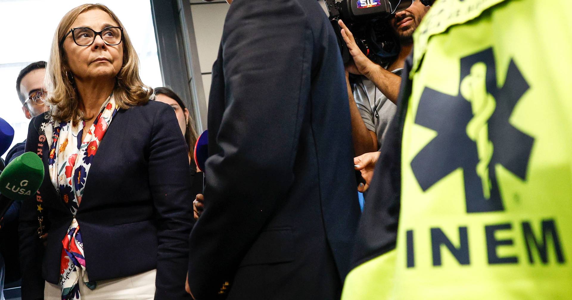 "INEM está a fazer muita coisa que não é a sua função", diz ministra da ...