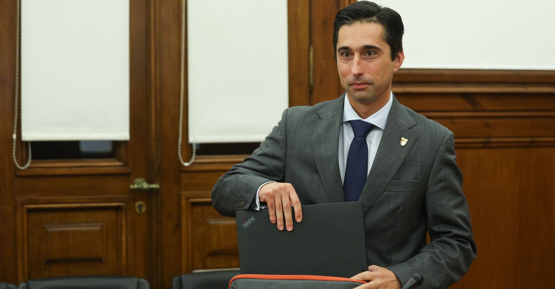 Ministra da Saúde demite presidente do INEM - SIC Notícias