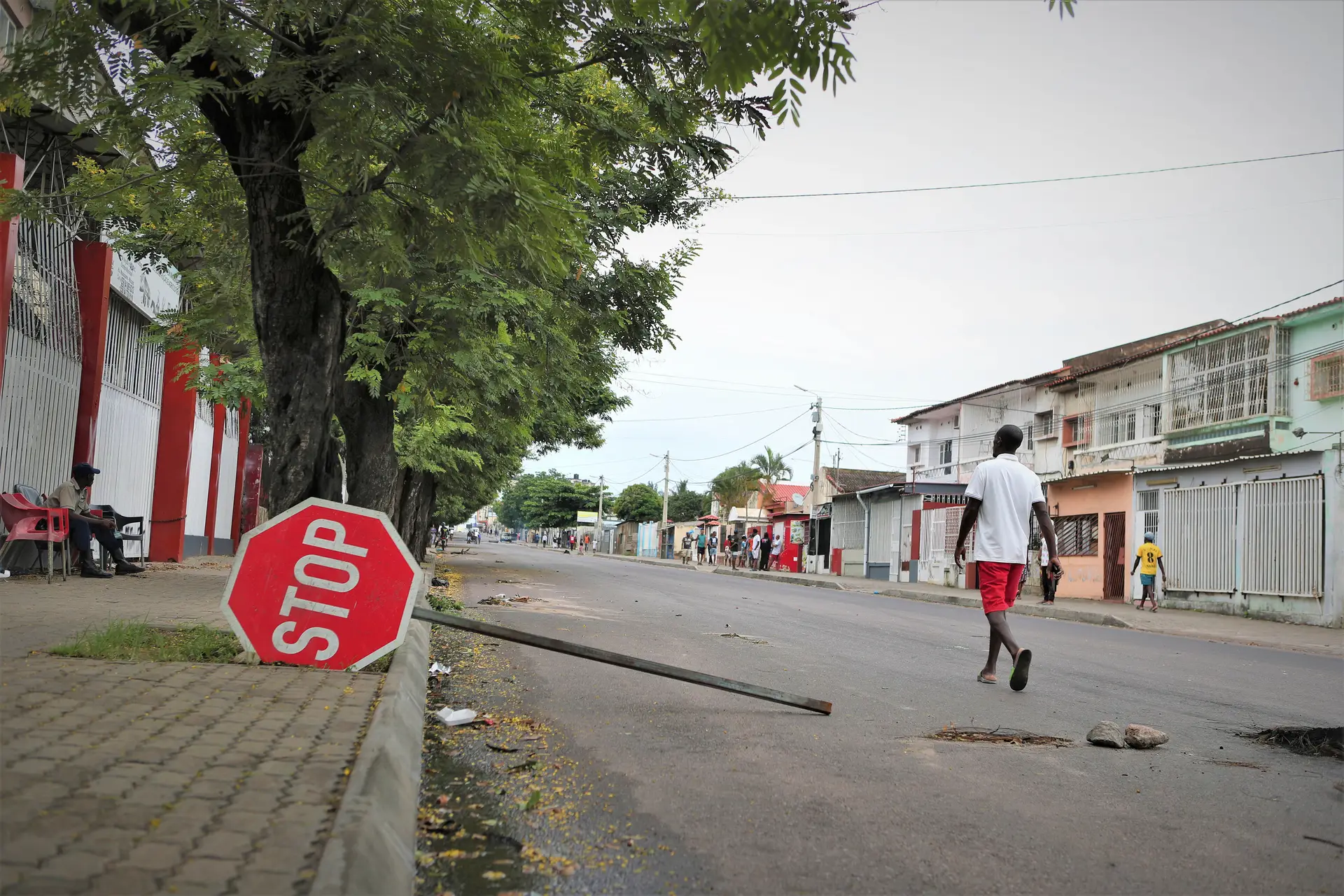 Maputo acorda deserta num clima de tensão social - SIC Notícias