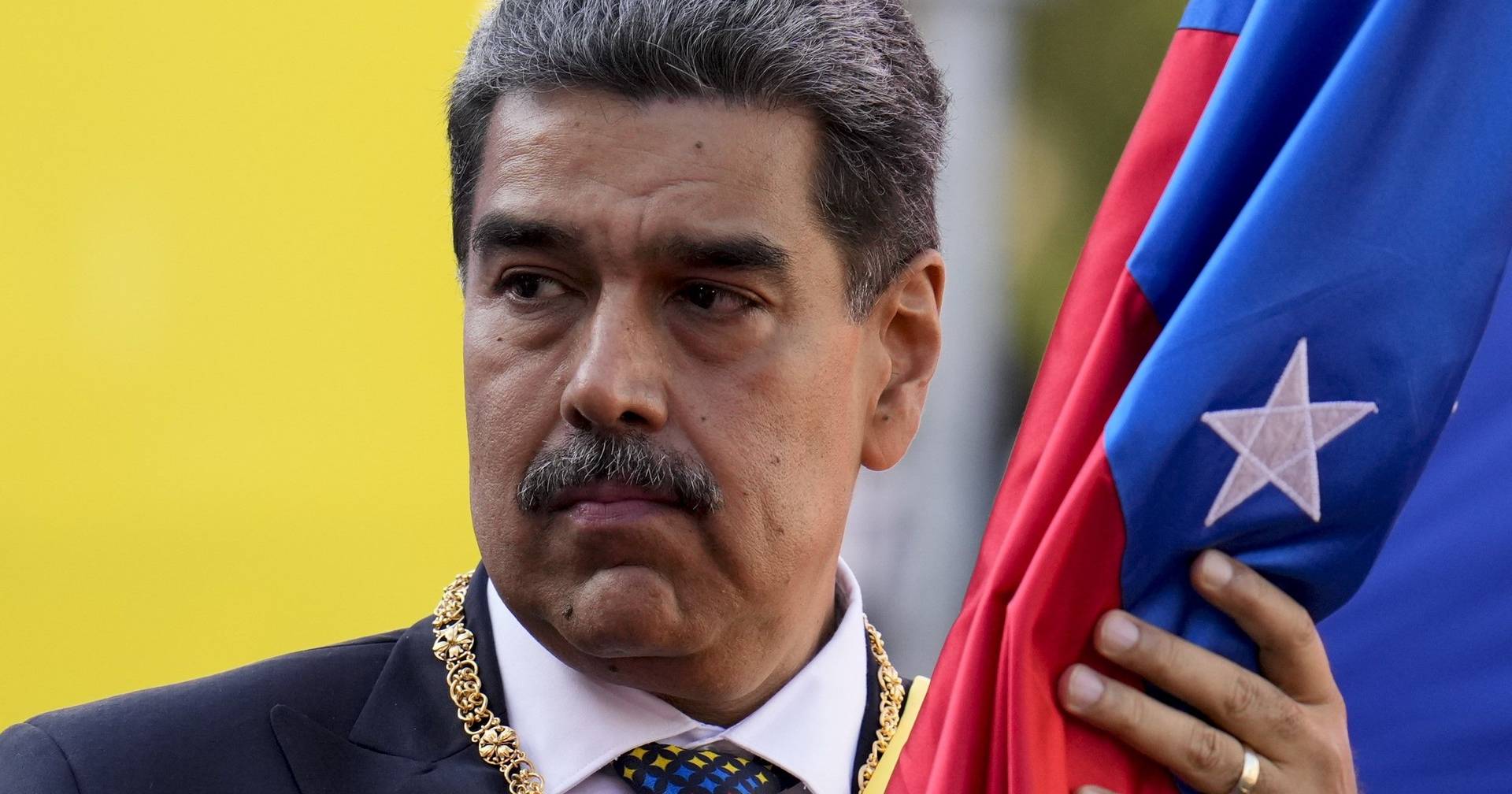 Presidente venezuelano arma e distribui 4,5 milhões milicianos pelo ...