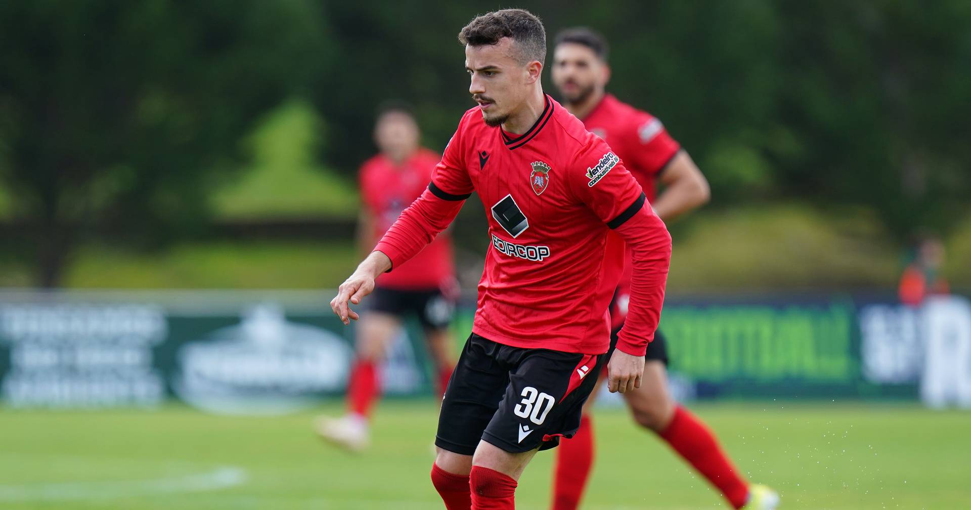 Futebolista André Silva, irmão de Diogo Jota, agredido por adepto ...