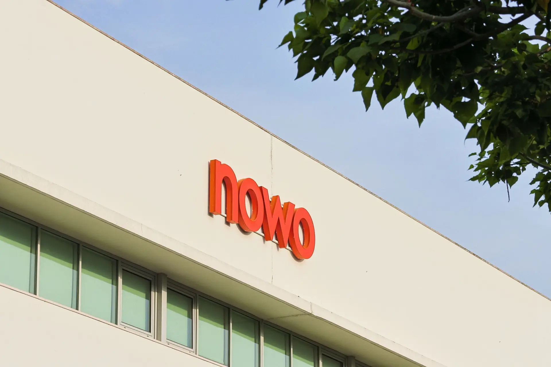 Nowo multada em milhares de euros por violar regras dos contratos - SIC ...