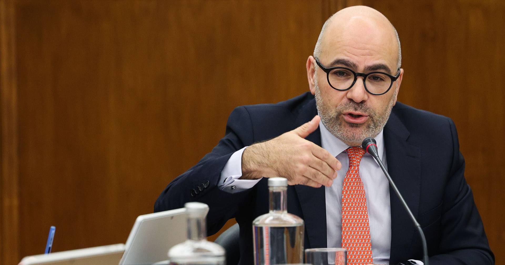 "É uma discussão que não me interessa": Miguel Pinto Luz diz que não ...