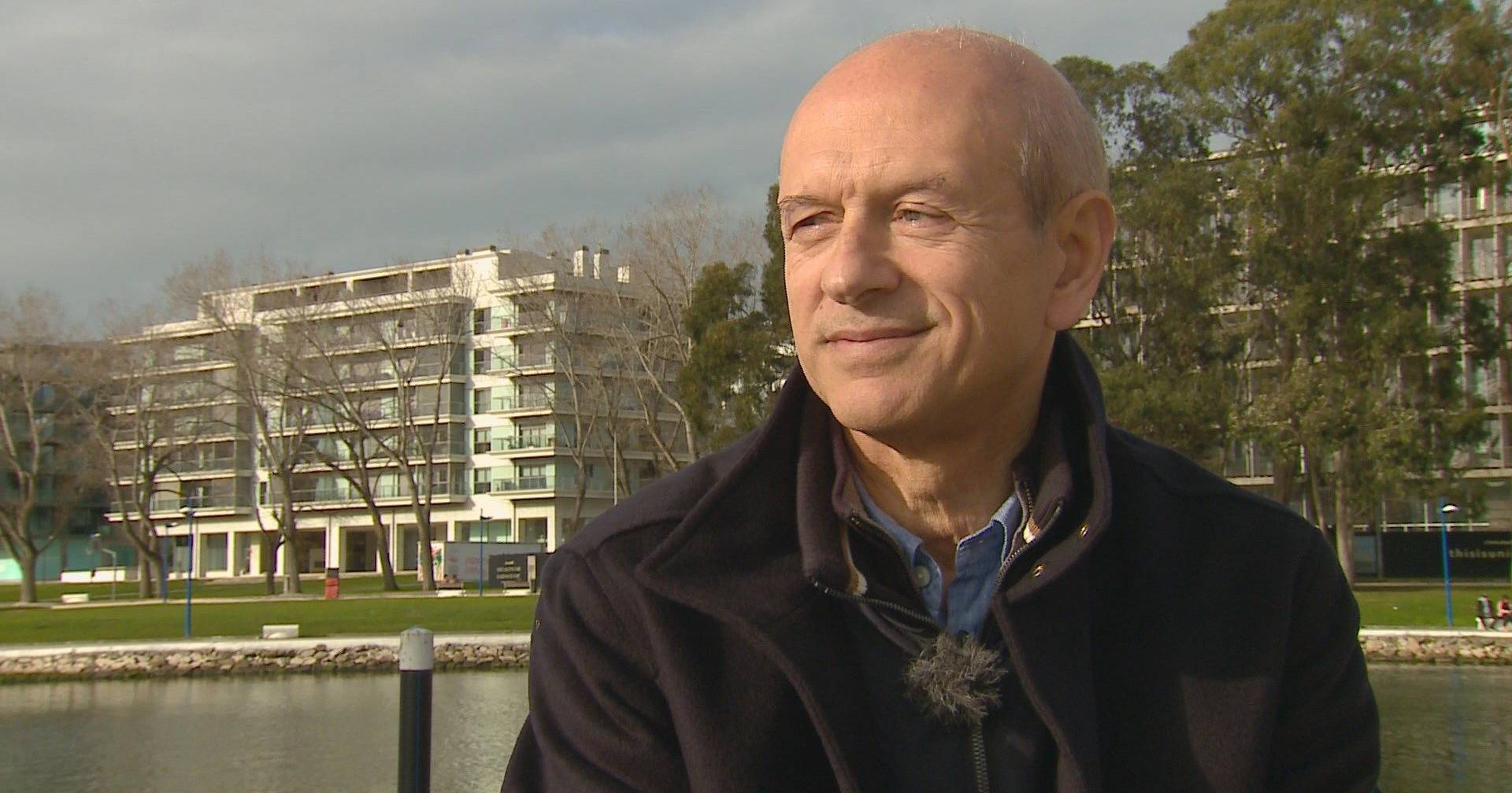 Alberto Souto de Miranda: "Irmão é irmão, não é adversário" - SIC Notícias