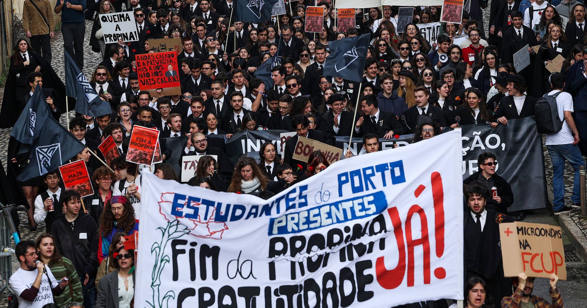 Estudantes do ensino superior manifestam-se em Lisboa contra o aumento ...