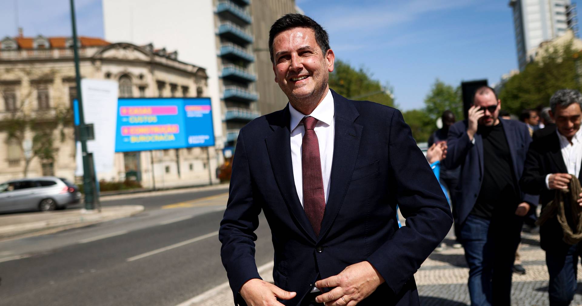 Do adeus à taxa única de IRS à redução do IRC: o programa eleitoral da ...