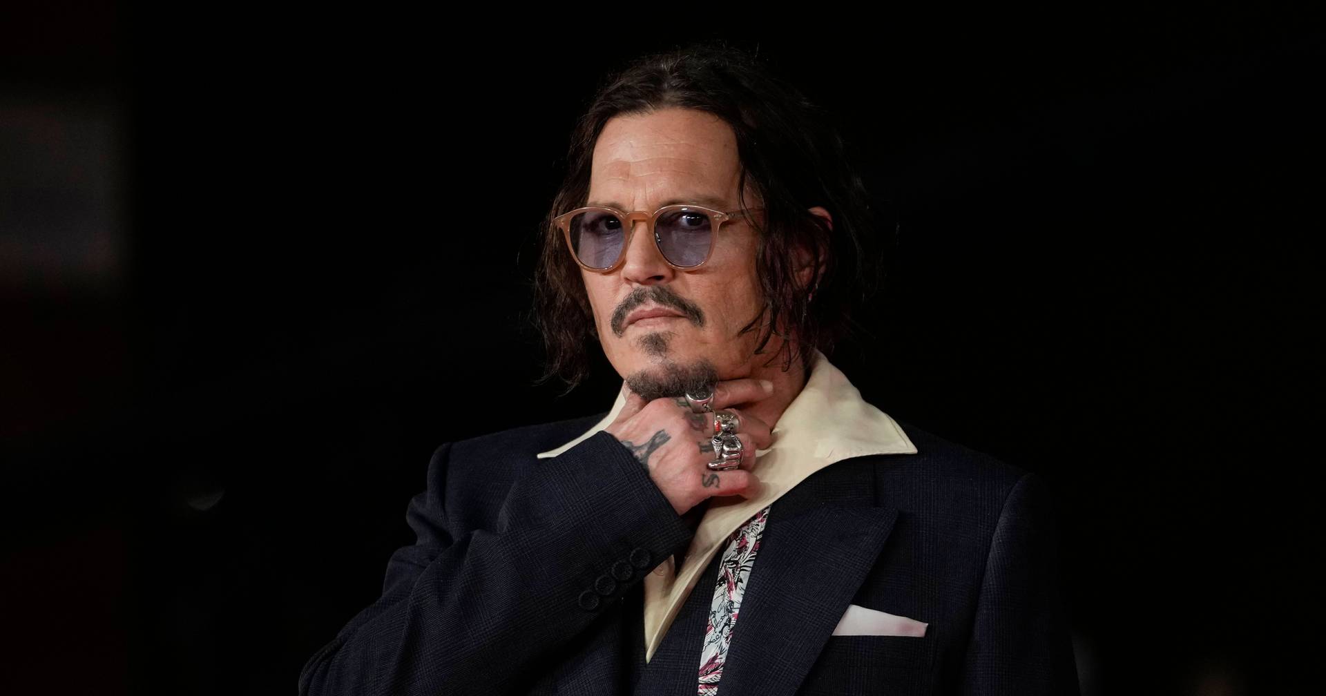 De regresso a Hollywood, Johnny Depp surge irreconhecível - SIC Notícias
