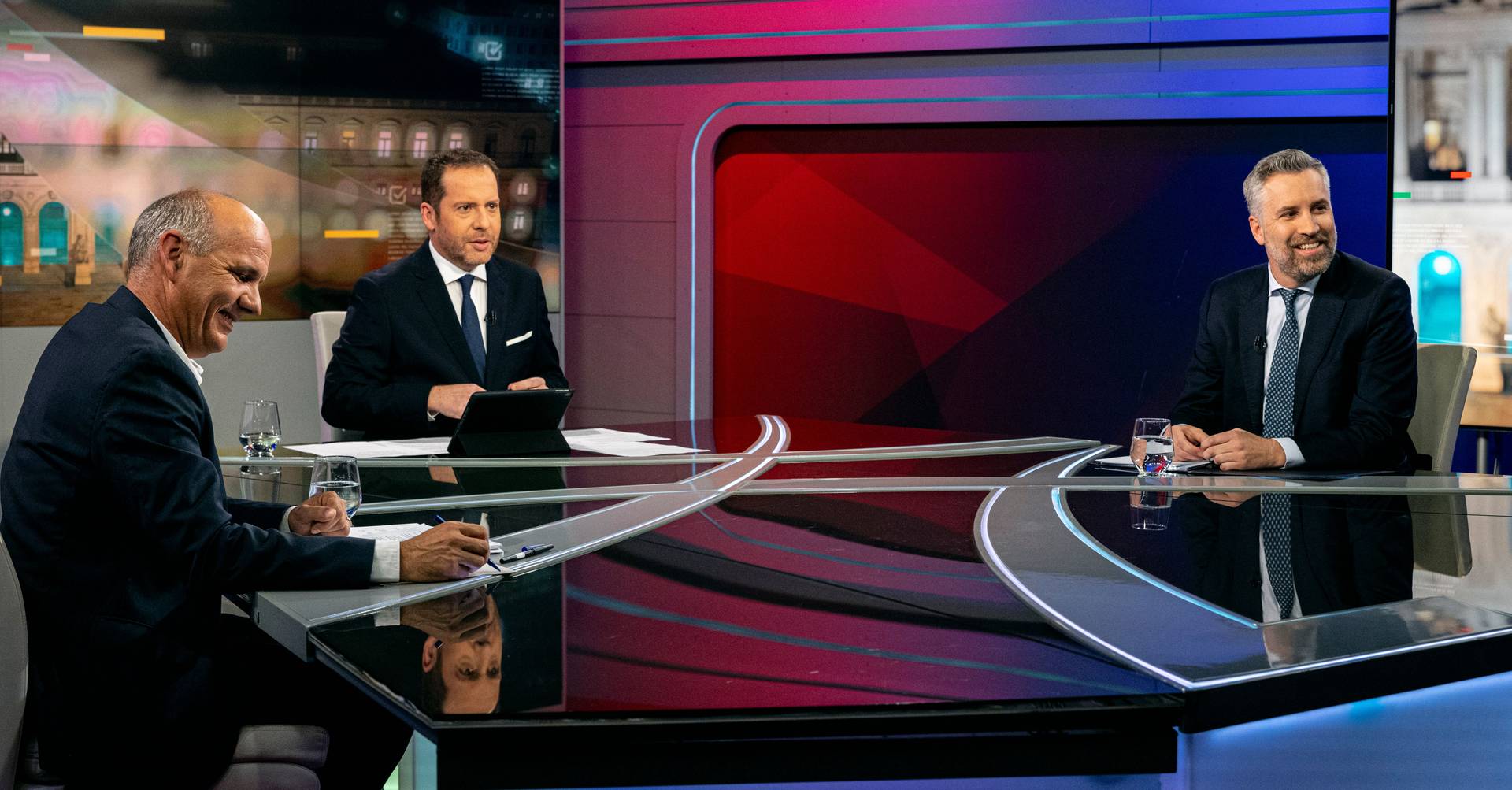 Debate dos "corajosos": Paulo Raimundo 'cola' PS à AD, Pedro Nuno ...