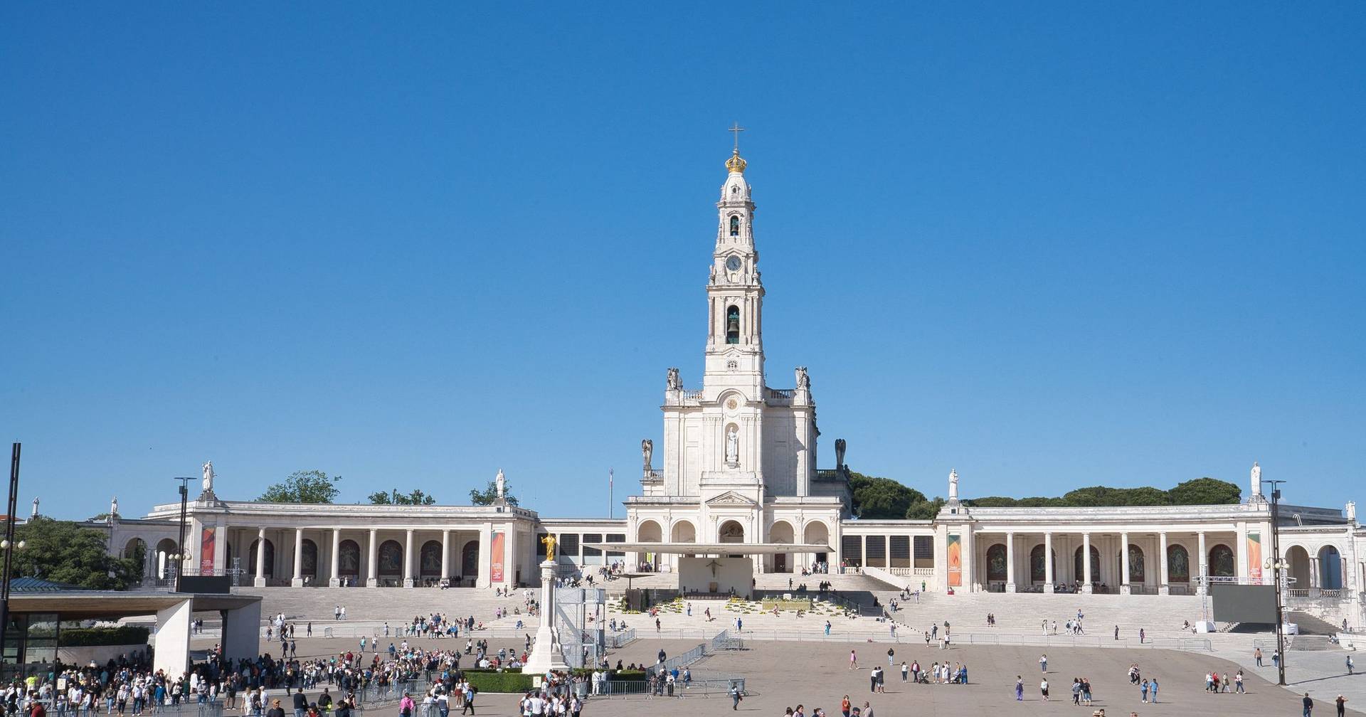 Santuário de Fátima é paragem obrigatória para muitos emigrantes ...