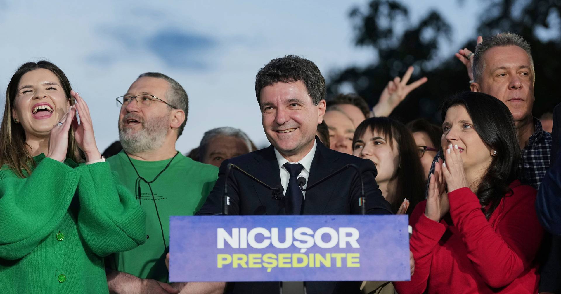 Candidato europeísta Nicusor Dan vence eleições presidenciais na ...
