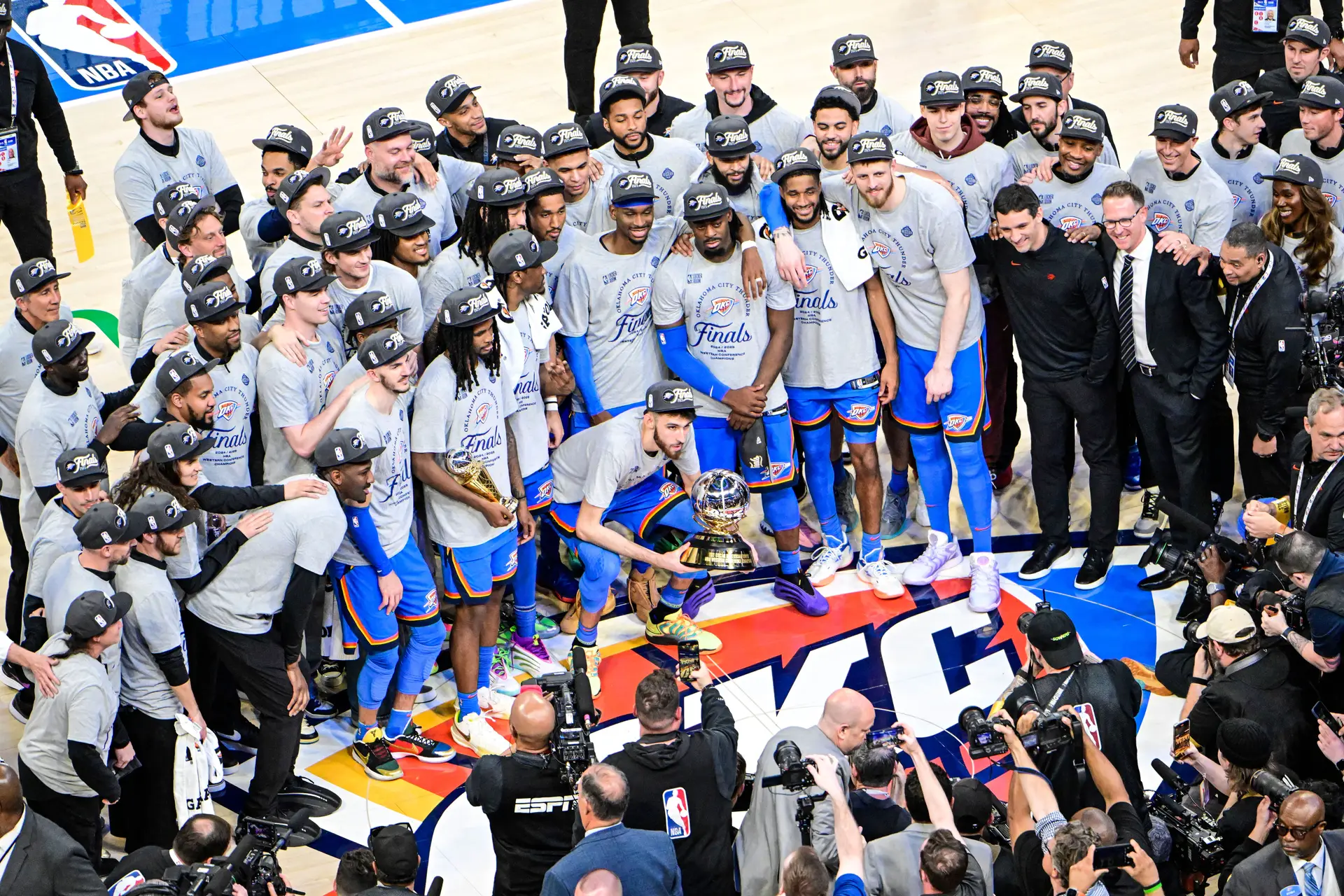 NBA: Oklahoma City Thunder regressam à final 13 anos depois - SIC Notícias