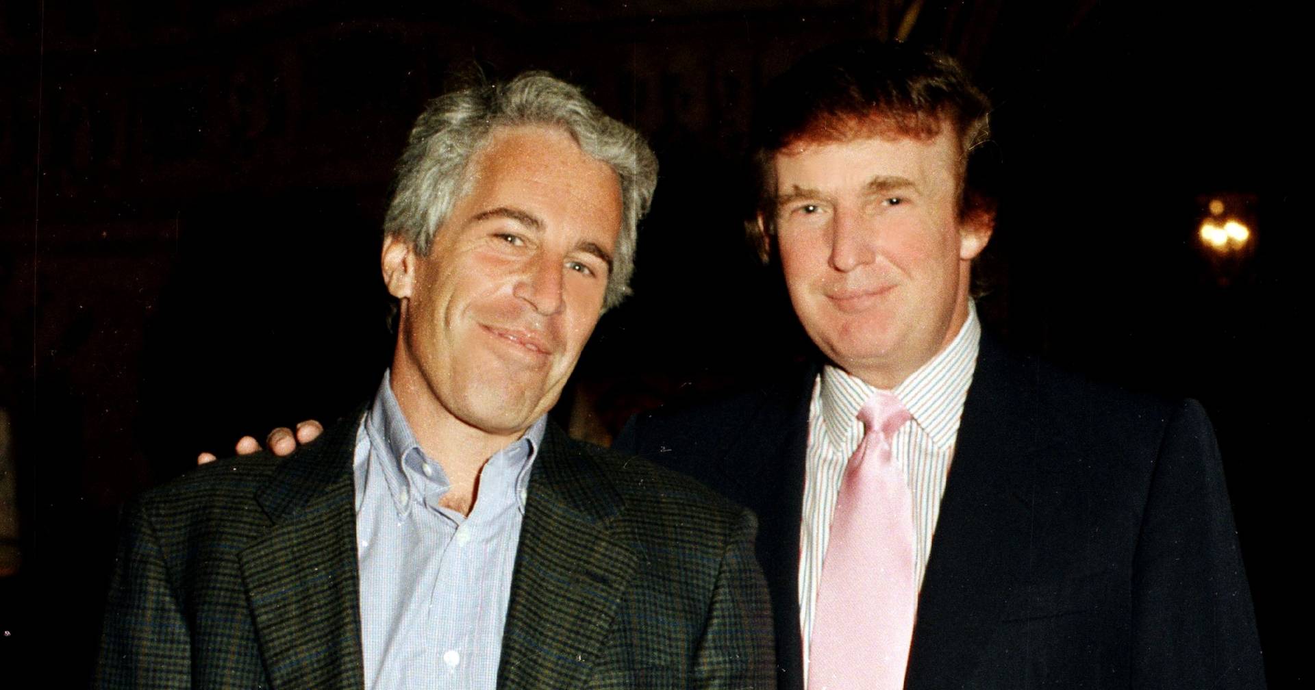 Carta polémica que Donald Trump terá enviado a Jeffrey Epstein é ...
