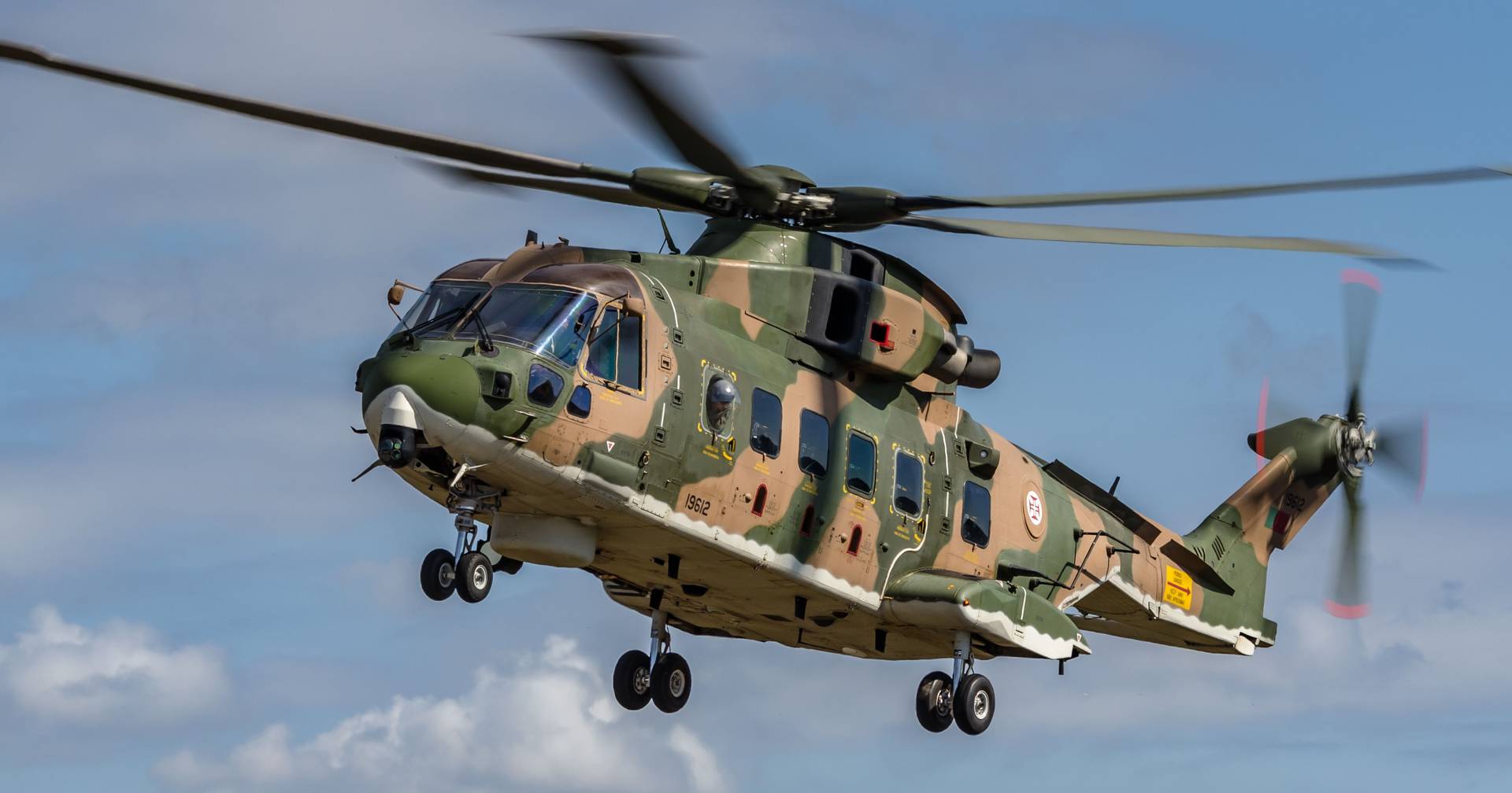 A partir de hoje há mais um helicóptero da Força Aérea a assegurar a ...