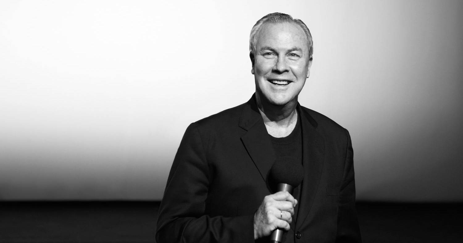 Morreu Bob Wilson, o encenador norte-americano que deu vida aos palcos ...