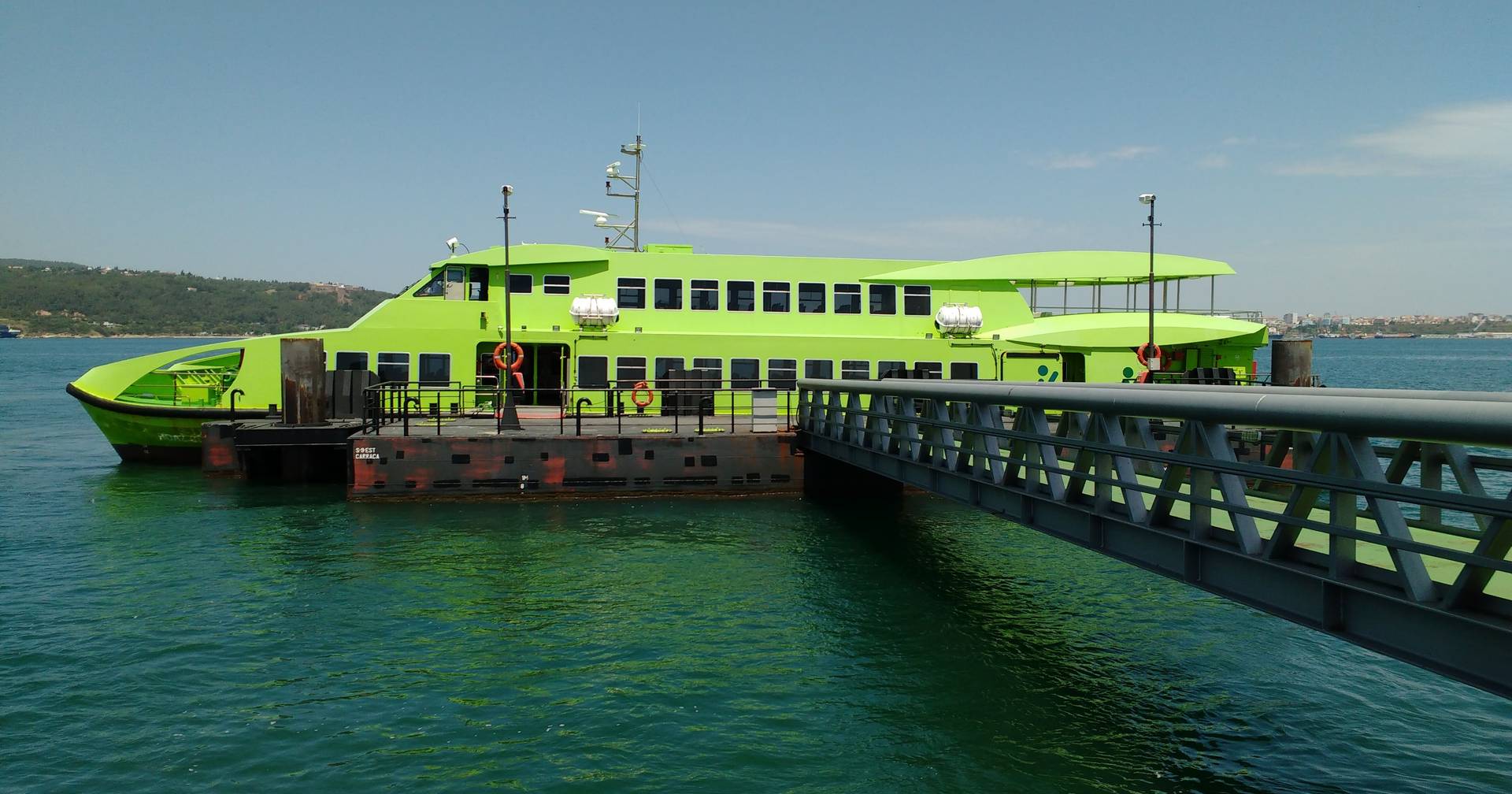 Ferry que fazia Setúbal-Troia já regressou ao porto, passageiro relata ...