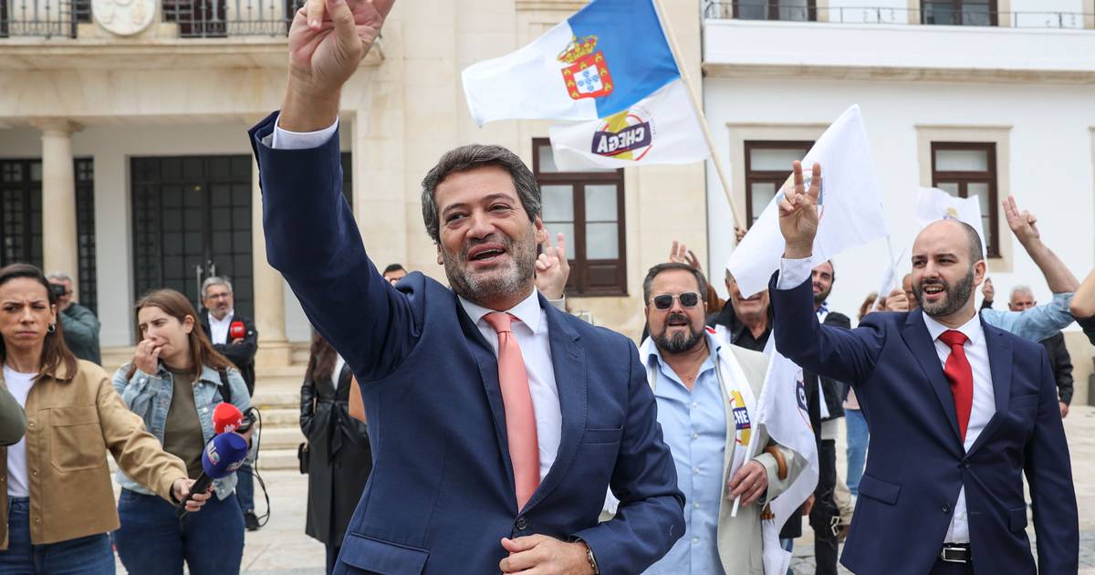 André Ventura justifica ausência da campanha com razão "de natureza pessoal e familiar"