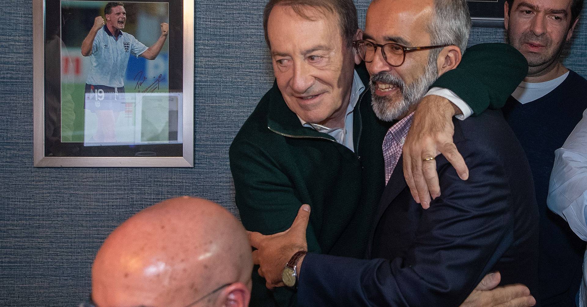 Paulo Rangel desloca-se à sede do PSD em Gaia para parabenizar Luís ...