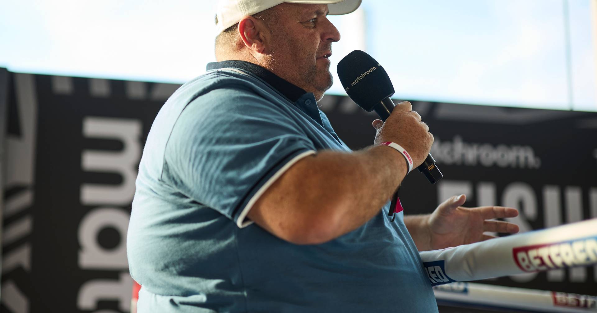 Britânico ‘Big John’, estrela das redes sociais, deportado da Austrália ...
