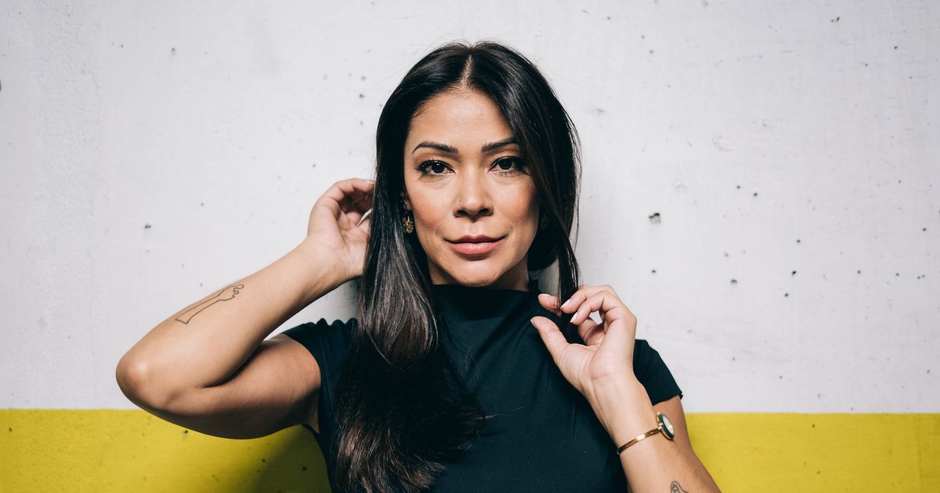 Raquel Tavares: “Sempre tive inveja da poesia masculina, porque o homem canta a mulher. Não há ...