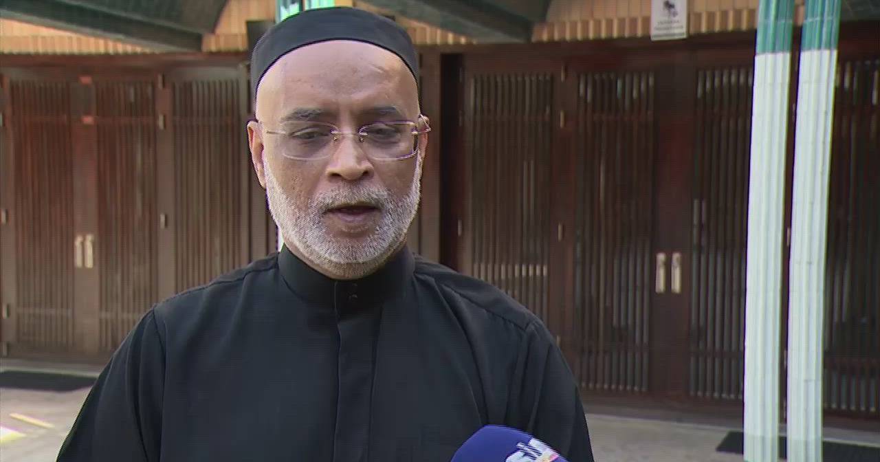 Sheik Munir sublinha que o número de mulheres a vestir burca em ...