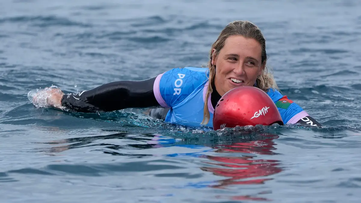 Após feito inédito no Brasil, surfista Yolanda Hopkins está de regresso ...