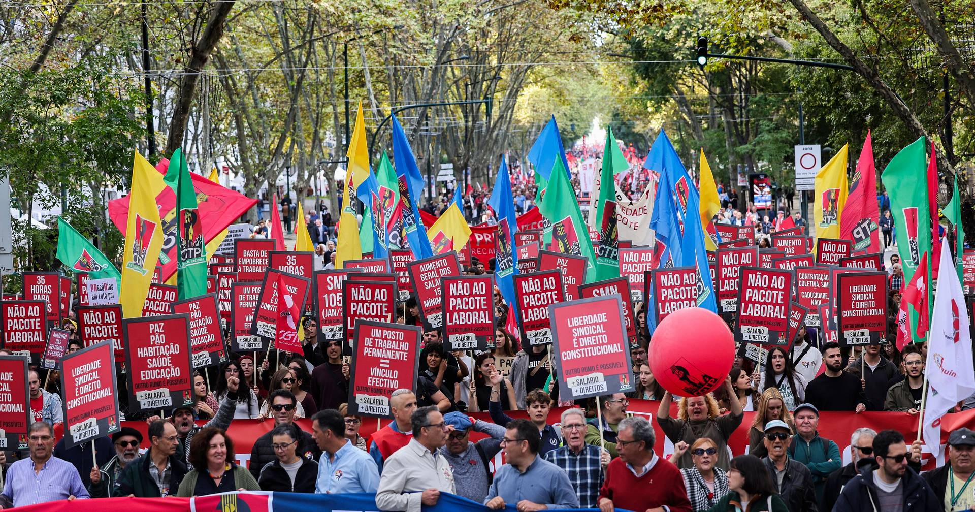 Milhares de trabalhadores marcham em Lisboa contra pacote laboral "do ...