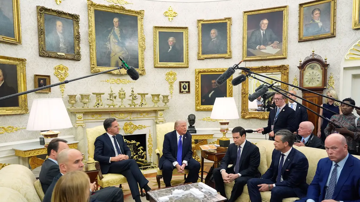 Demasiado dourado? Como Trump está a mudar a Sala Oval - SIC Notícias