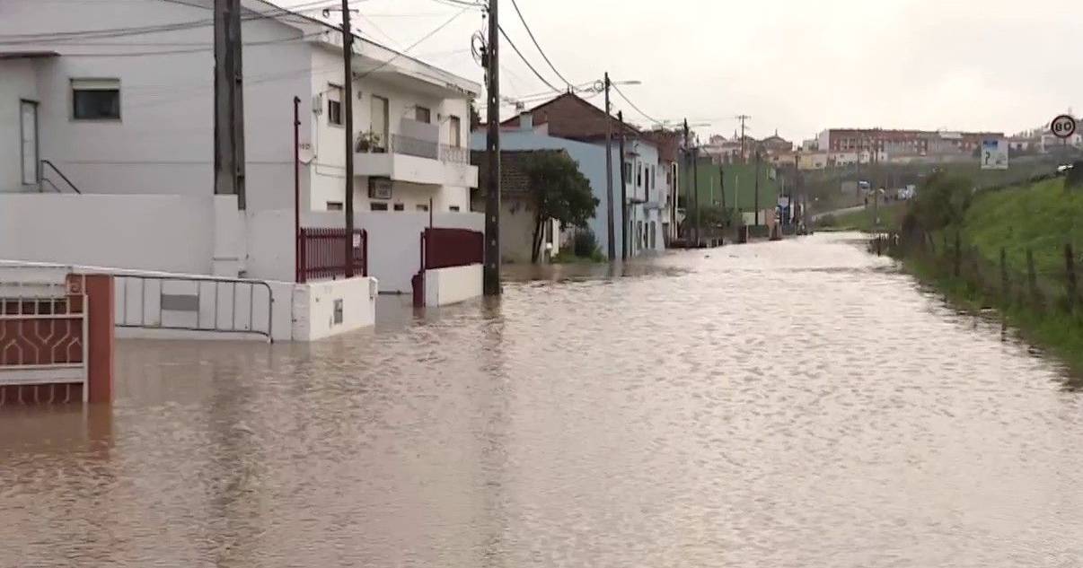 Rio Lis transbordou em Leiria - SIC Notícias