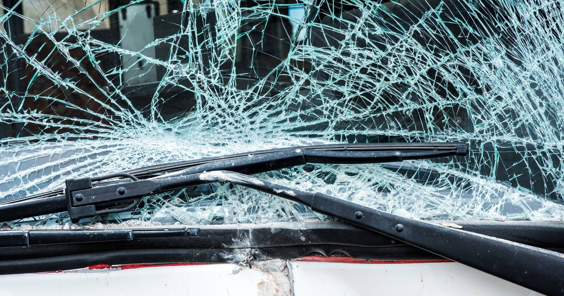 Acidente com feridos graves corta Marginal no sentido Lisboa-Cascais ...