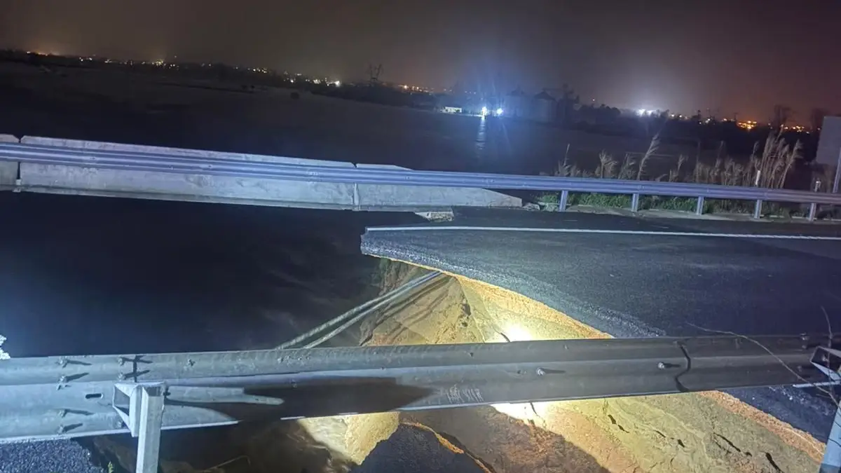 Ruiu parte do troço da A1 em Coimbra, junto ao dique que rebentou - SIC ...